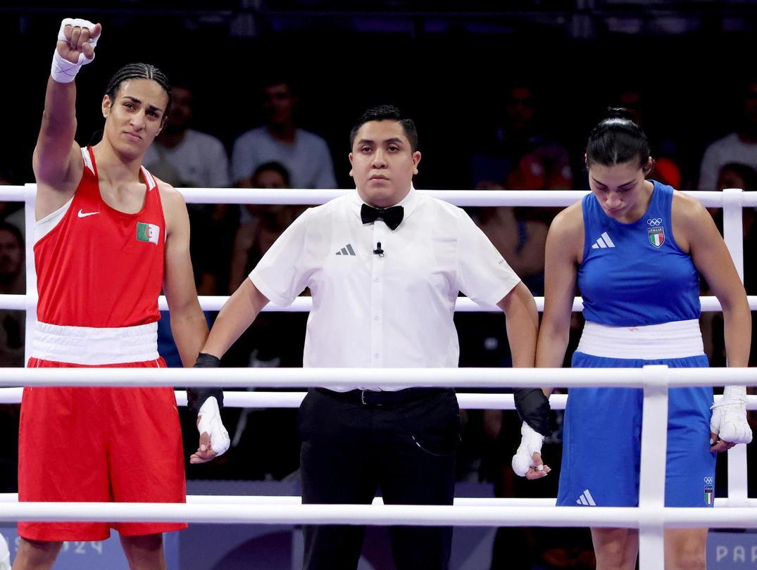 Imane Khelif, la pugile iper-androgina: "Ha smesso con la boxe". Ma lei ...