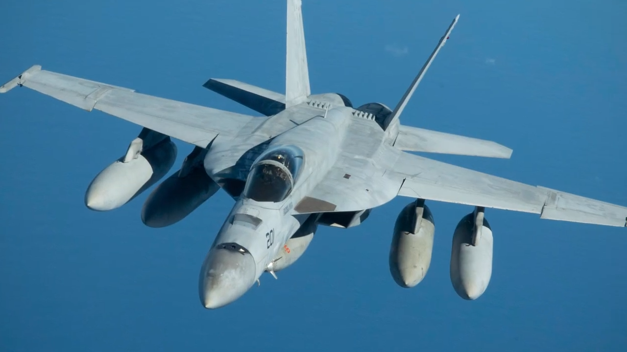 Block III F-18 Super Hornet - New Cockpit, New Radar, New Power