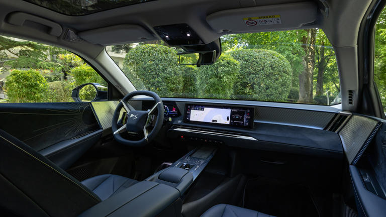 DS N°8 è l’auto che segna l’inizio di una nuova era per il marchio francese. L'ammiraglia ...