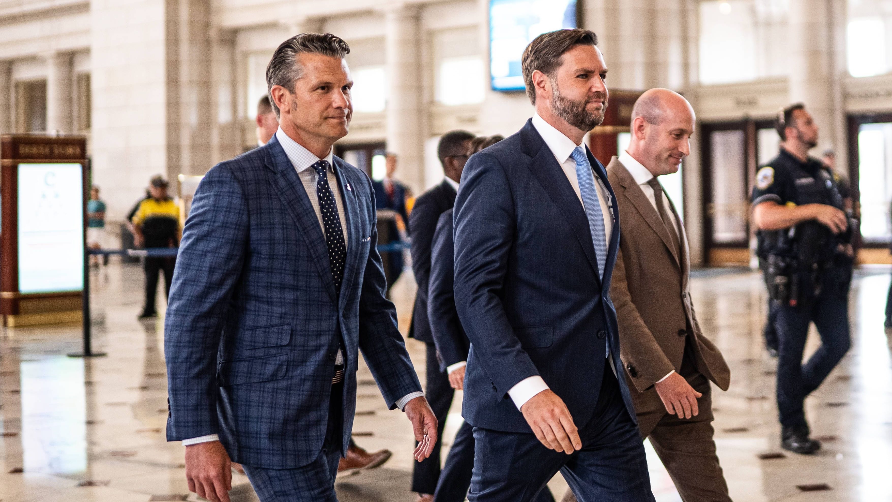 Vance und Hegseth werden ausgebuht