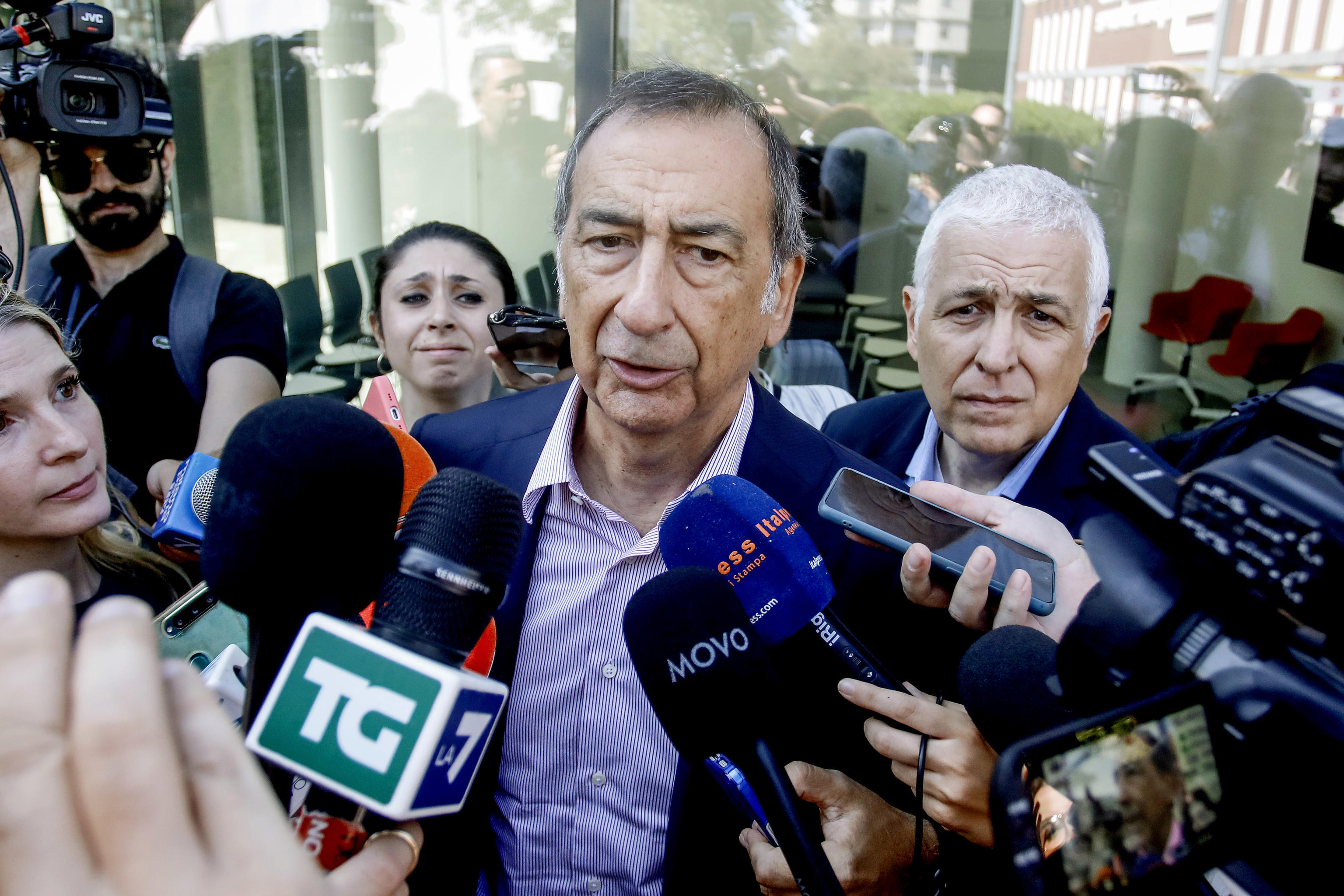 Sala, 'non informato dello sfratto. Il Leonka ha valore'