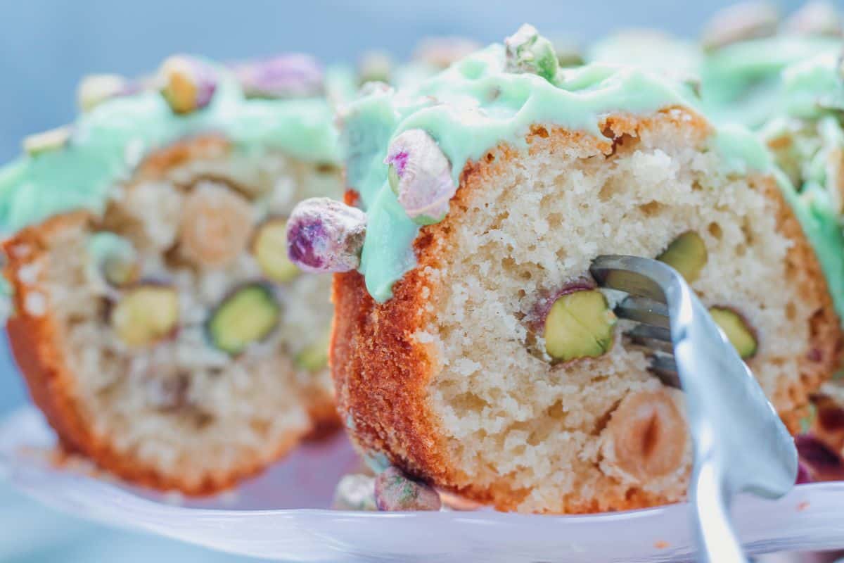 19 cakes that don't let the Easter Bunny get the credit
