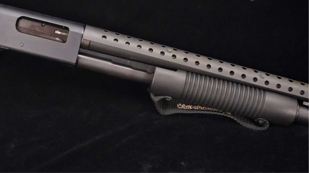 Mossberg 500 vs Remington 870 pump shotgun showdown