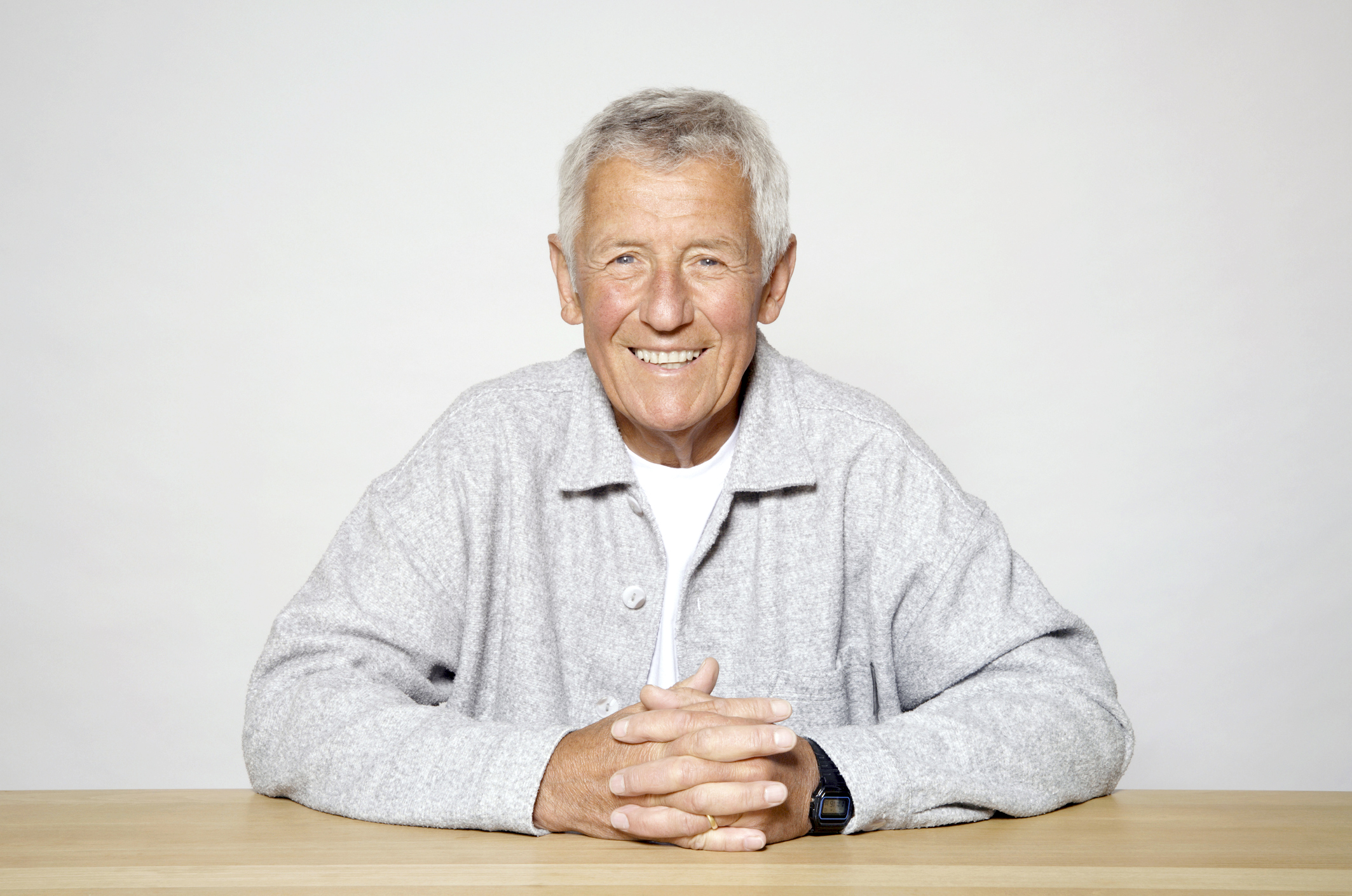 Stylish and Flattering Hairstyles for Older Men