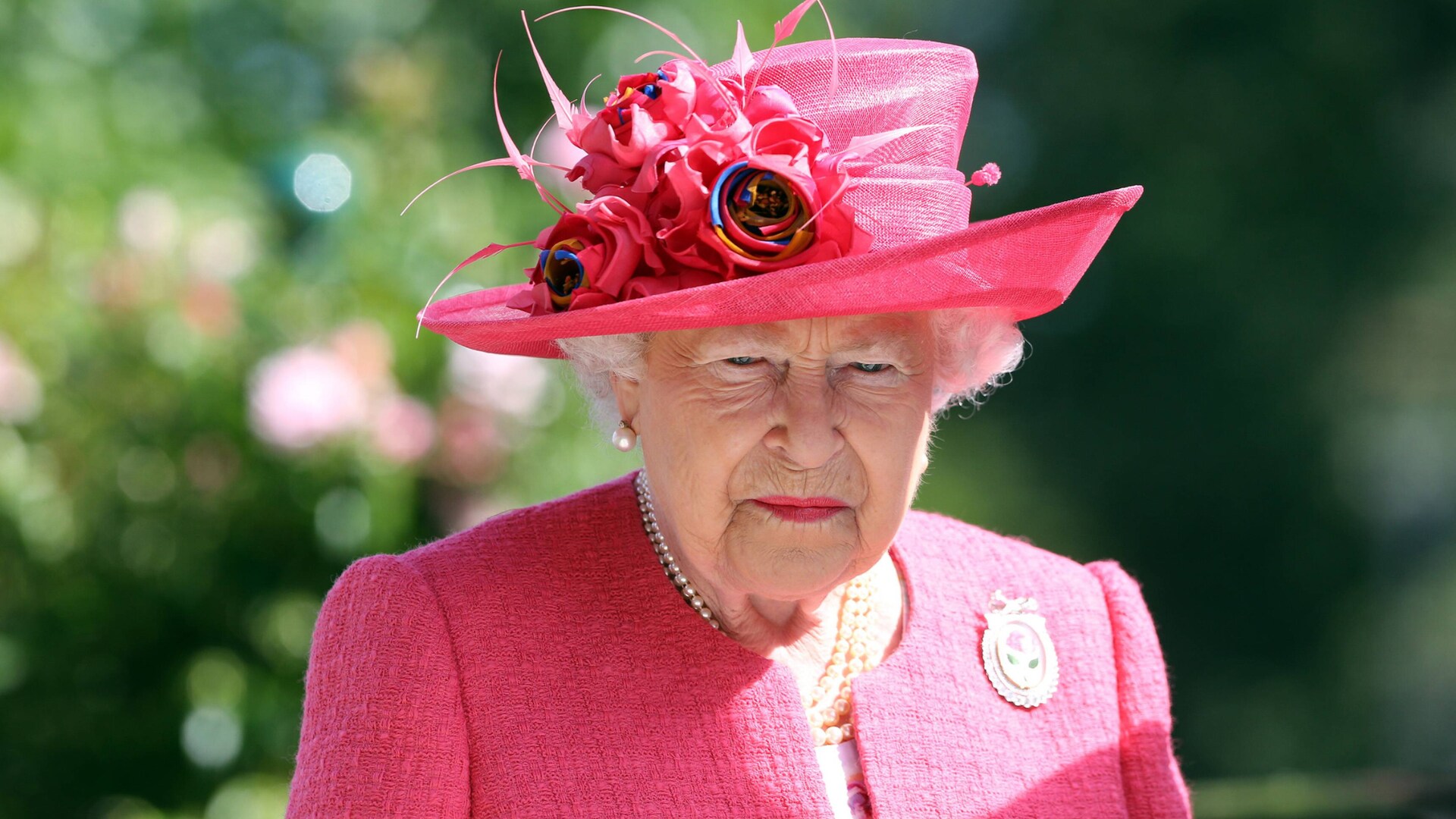 Waffen-Verbot im Flugzeug – Queen Elizabeth II. reagierte "gereizt"