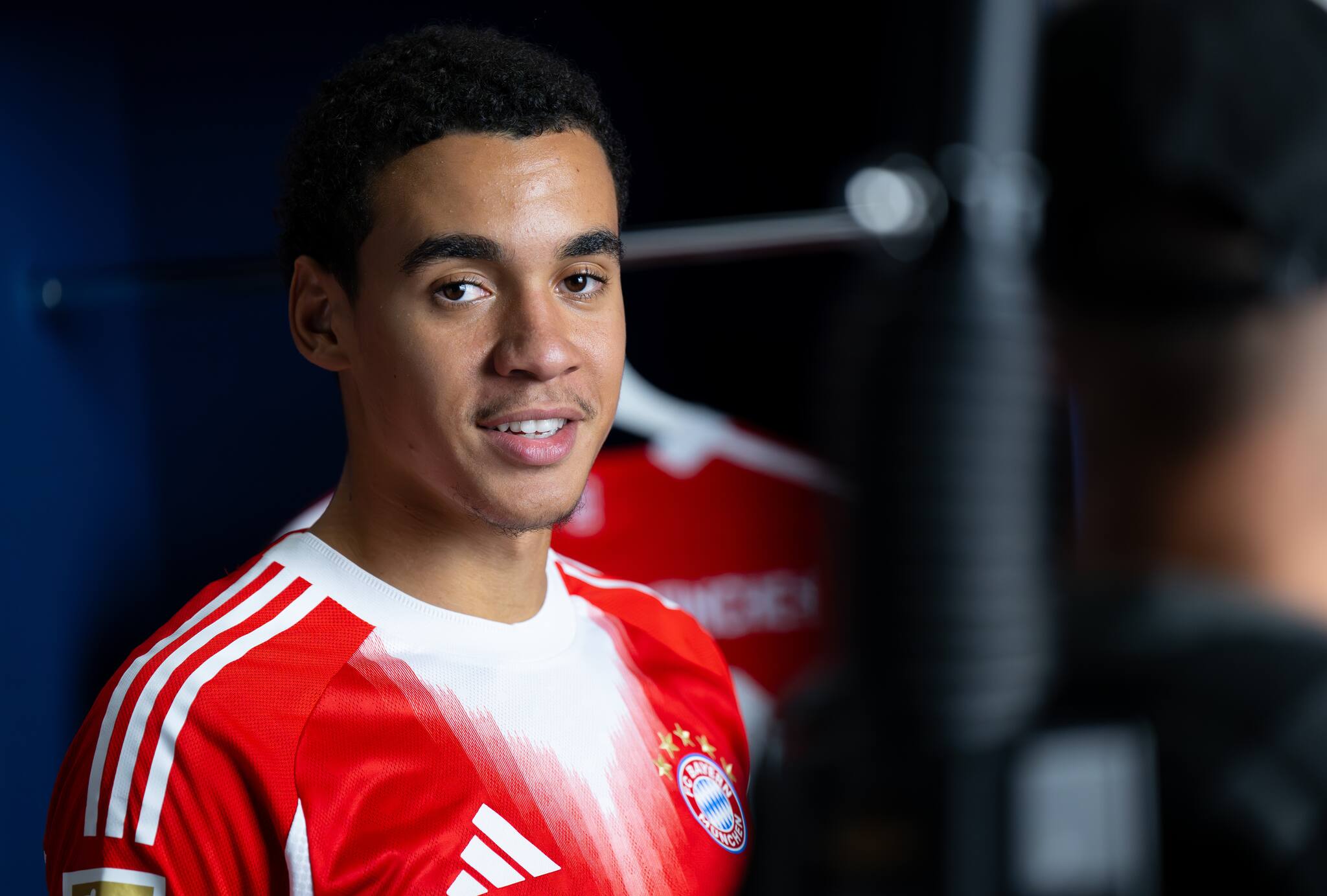 Selfie-Wünsche erinnern Jamal Musiala an seine Kindheit