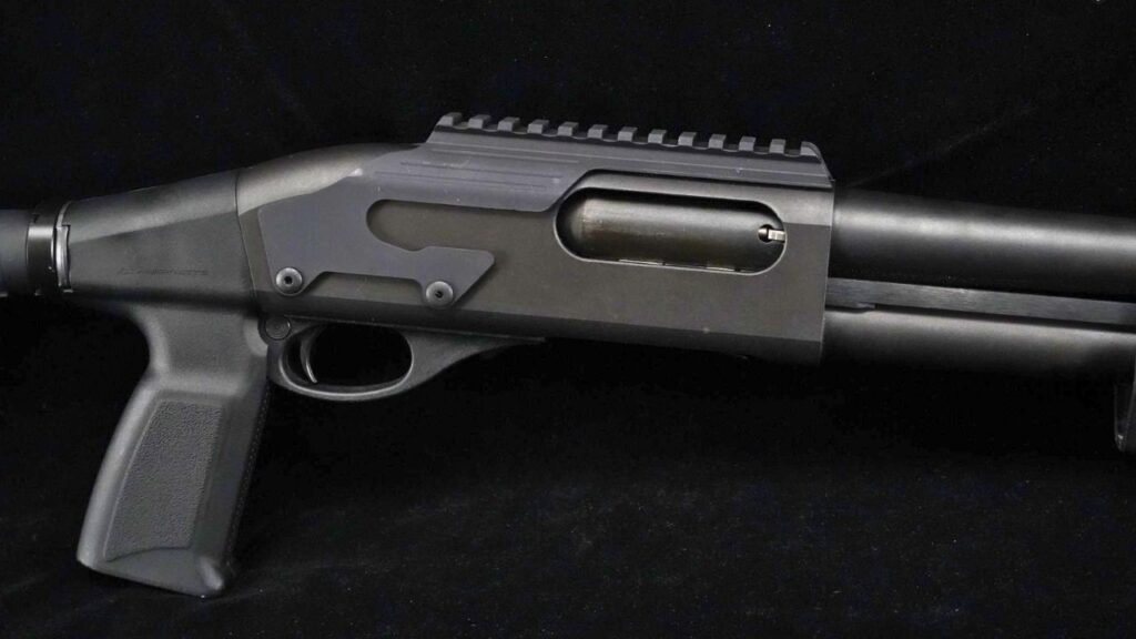 Mossberg 500 vs Remington 870 pump shotgun showdown