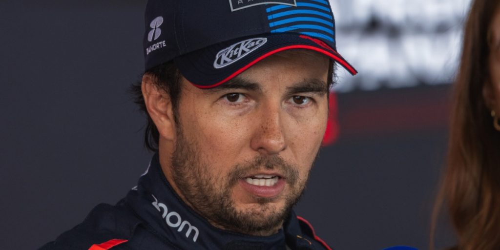 Det ser man ikke ser hver dag: Helmut Markos gave til Sergio Perez ...