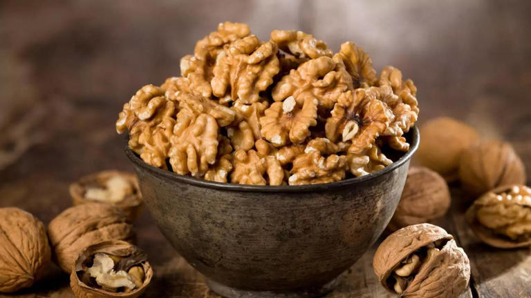 5 people who should avoid walnuts: Health risks you need to know