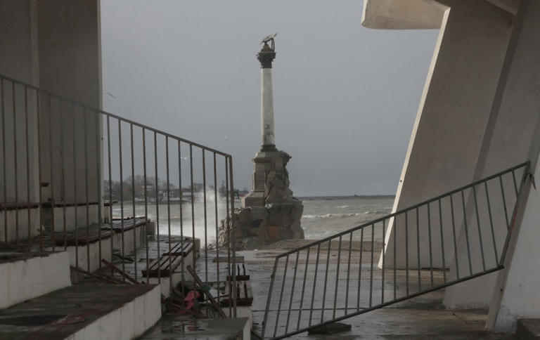 Explosions in Sevastopol: NASA satellite data confirms fire at military ...
