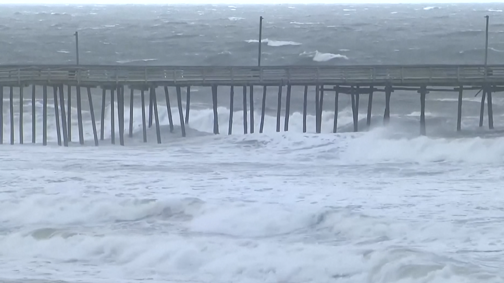 Must Watch: Hurricane Erin's swells hit Kitty Hawk Pier