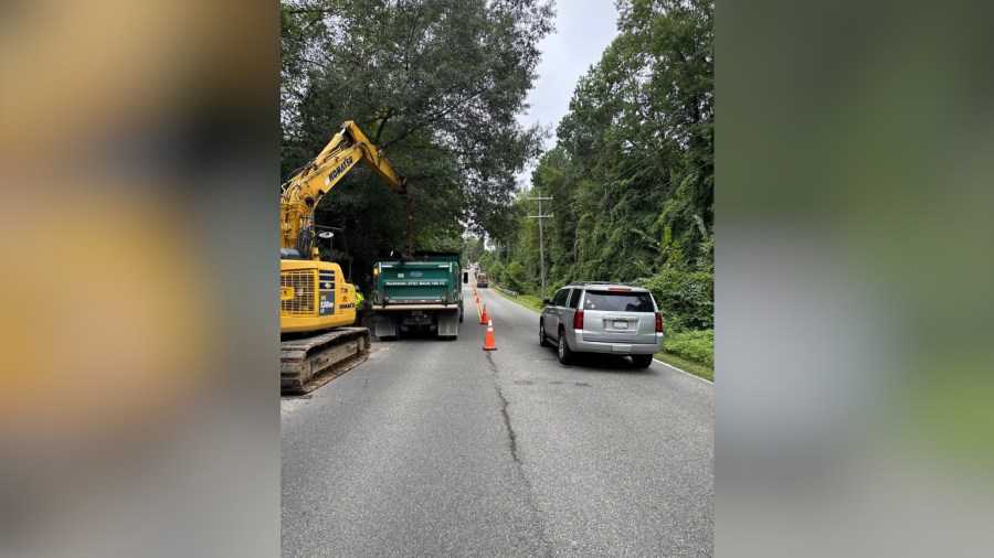 Water main break closes eastbound lane, intersections of Henrico road
