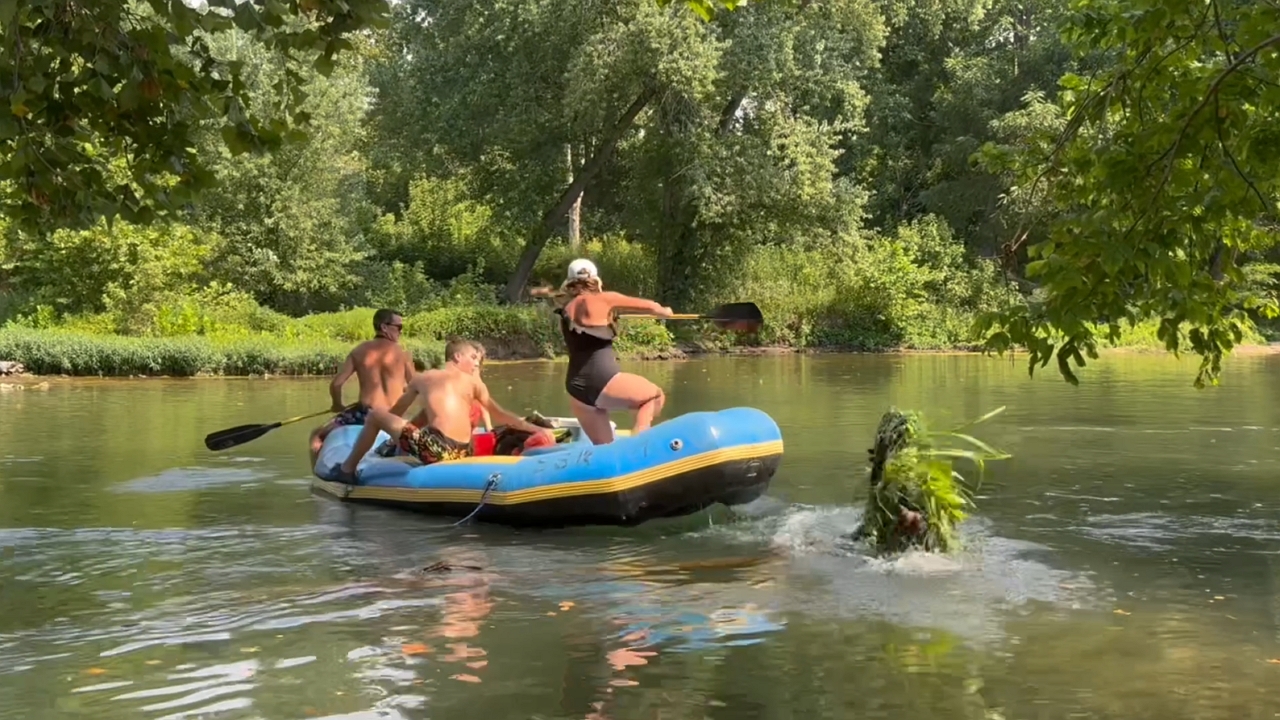 Prankster pretending to be a bush startles raft on Niangua River ...