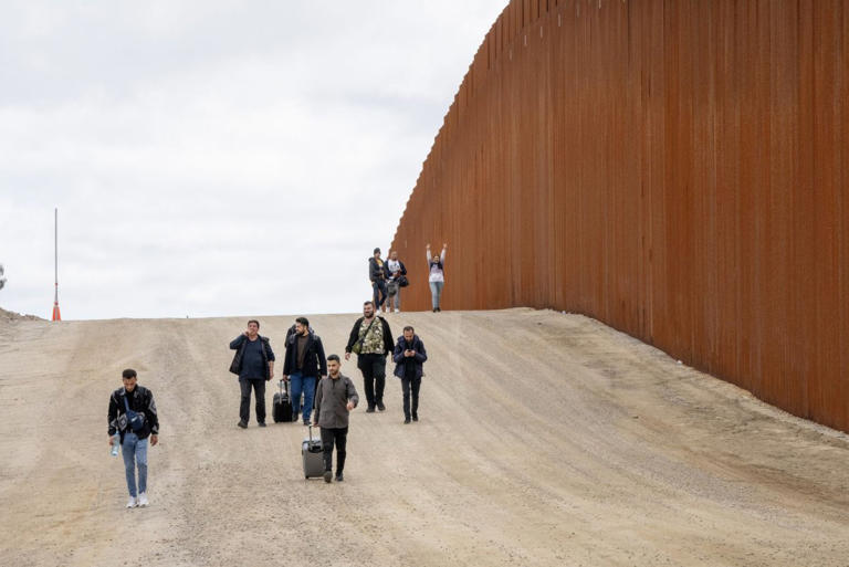 Pew: 'Unauthorized immigrants' population hit 14 million in 2023