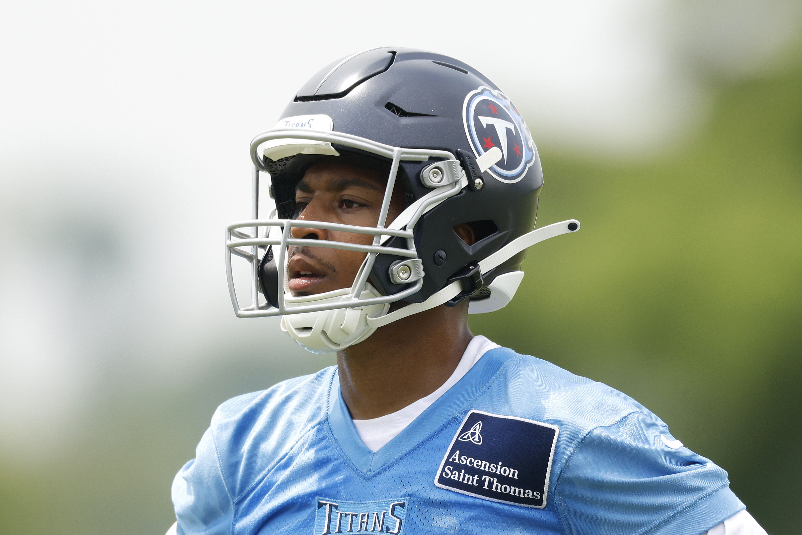 Veteran NFL Receiver Turns Heads with High Praise for Titans No. 1 ...
