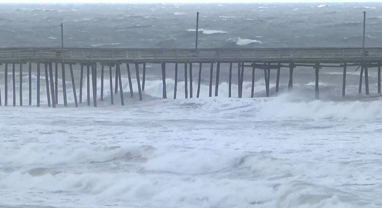 Must Watch: Hurricane Erin's swells hit Kitty Hawk Pier
