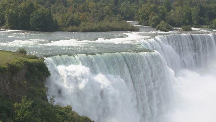 Niagara Falls to be illuminated red, green, black for Dr. Martin Luther ...