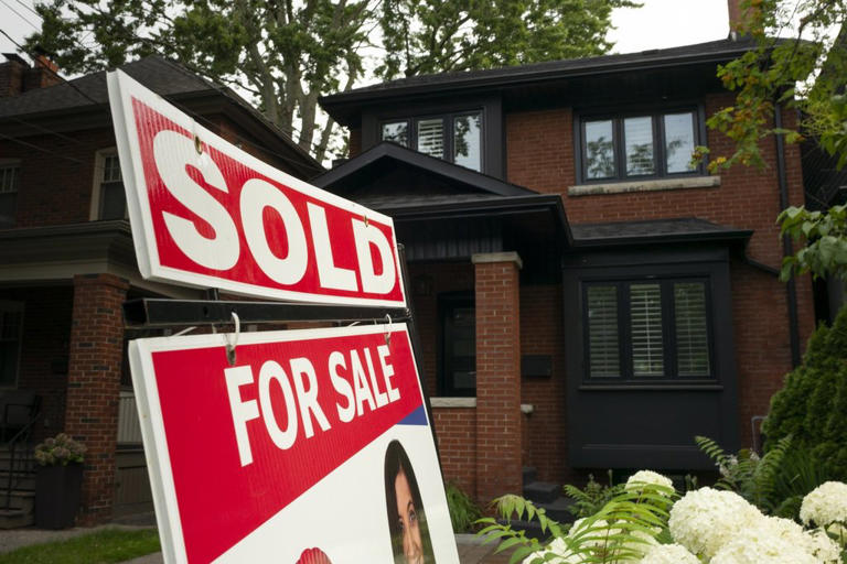 2.4K Ontario real estate agents out of work after agency ordered to ...