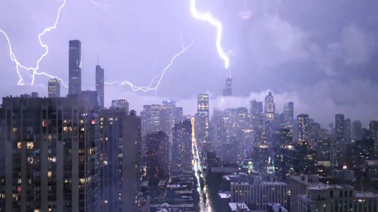 Lightning bolt strikes building during storm in Chicago, USA