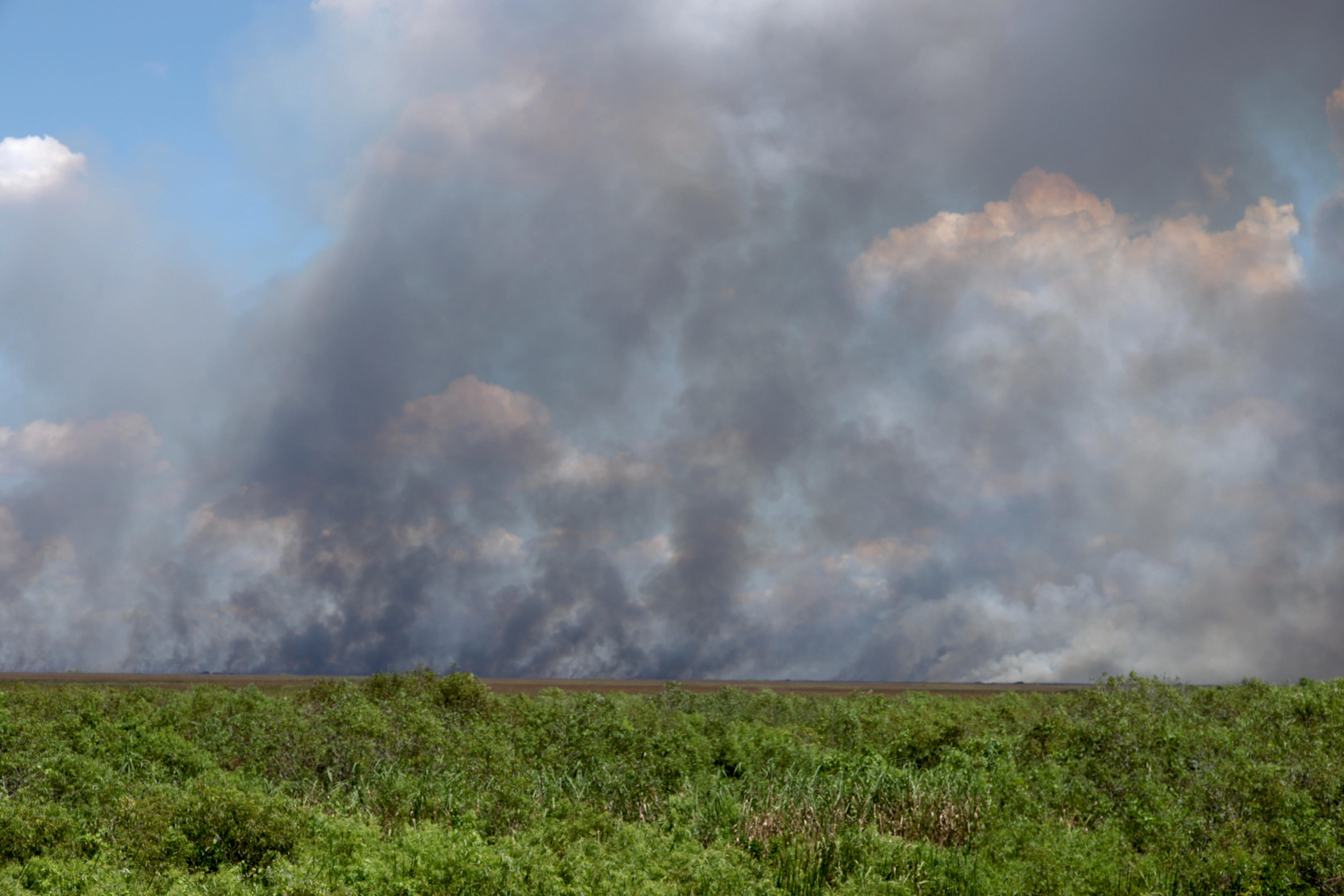 Fire in Everglades explodes in size; smoke impacts South Florida