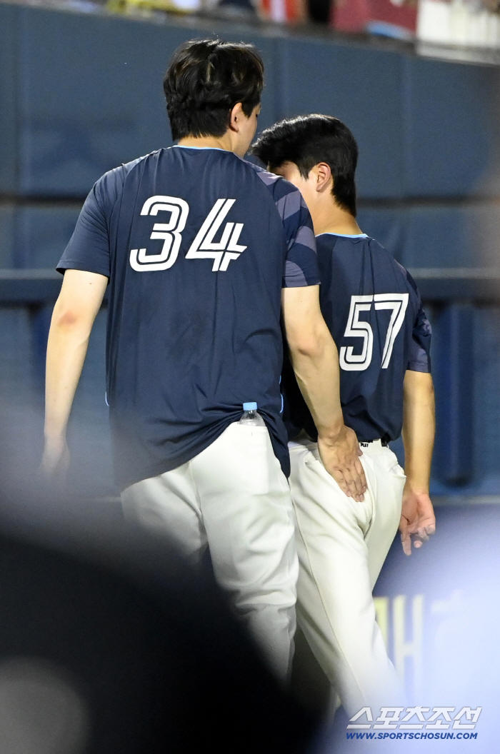 Jeong Hyeon-su's petting Kim Won-joong