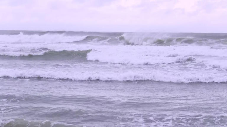Hurricane Erin causes beach closures, ferry service disruptions