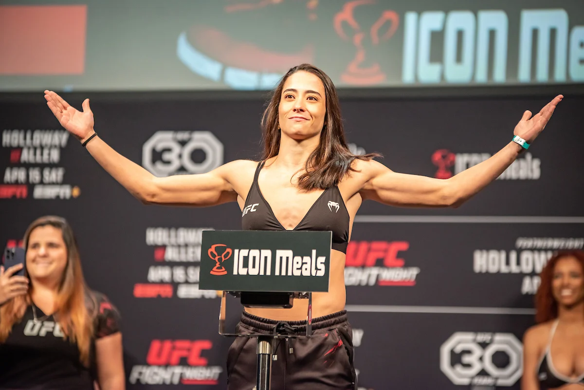 Bruna Brasil da el peso y confirma pelea estelar del Road to UFC en China