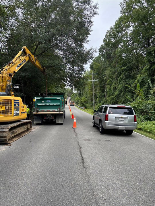 Water main break closes eastbound lane, intersections of Henrico road