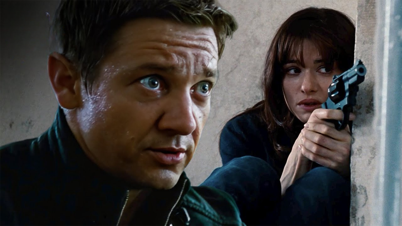 Aaron Saves Dr. Marta Shearing - The Bourne Legacy (Universal)