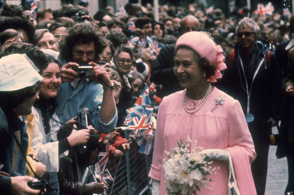 30+ Times when Queen Elizabeth II made us laugh