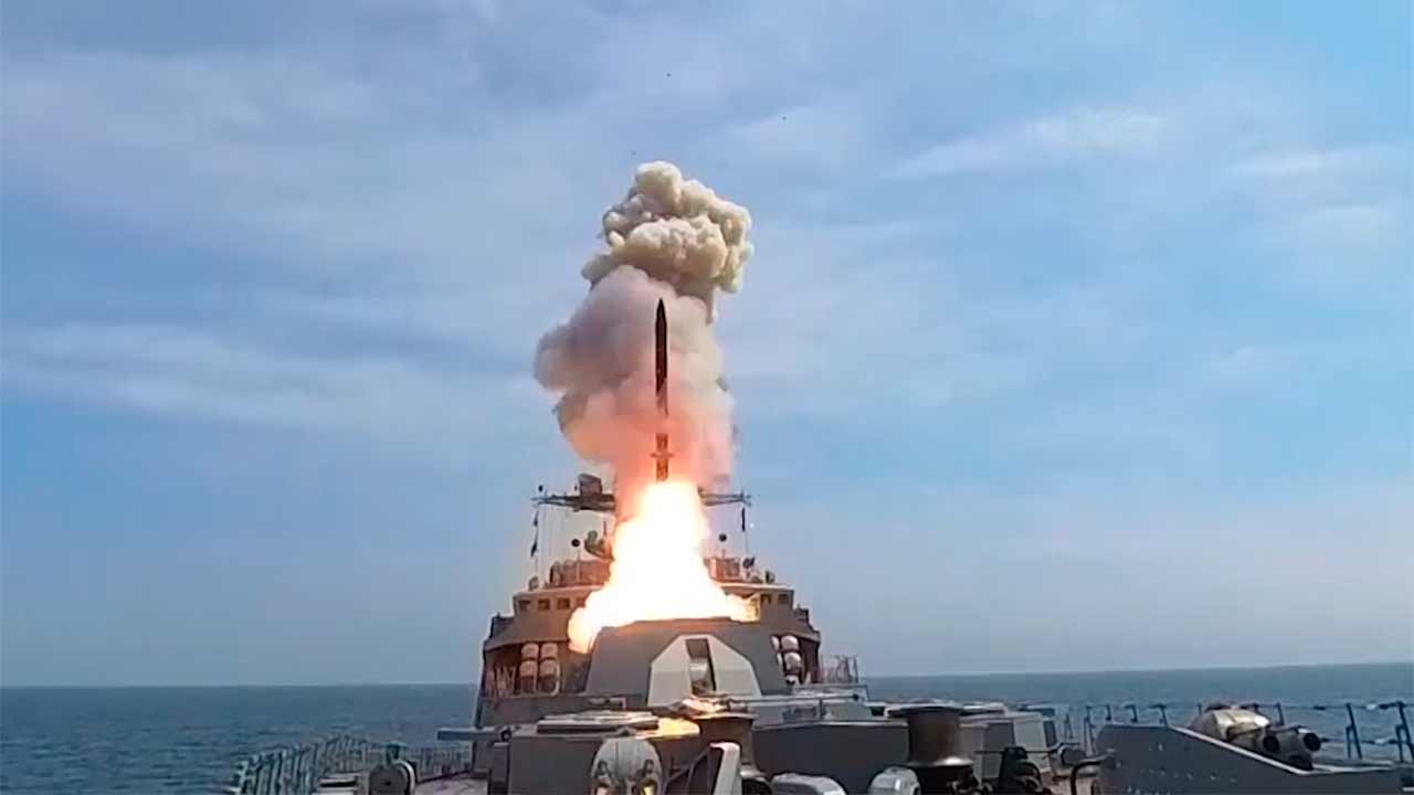 Frigate Marshal Shaposhnikov conducts Kalibr and Uran missile launches ...