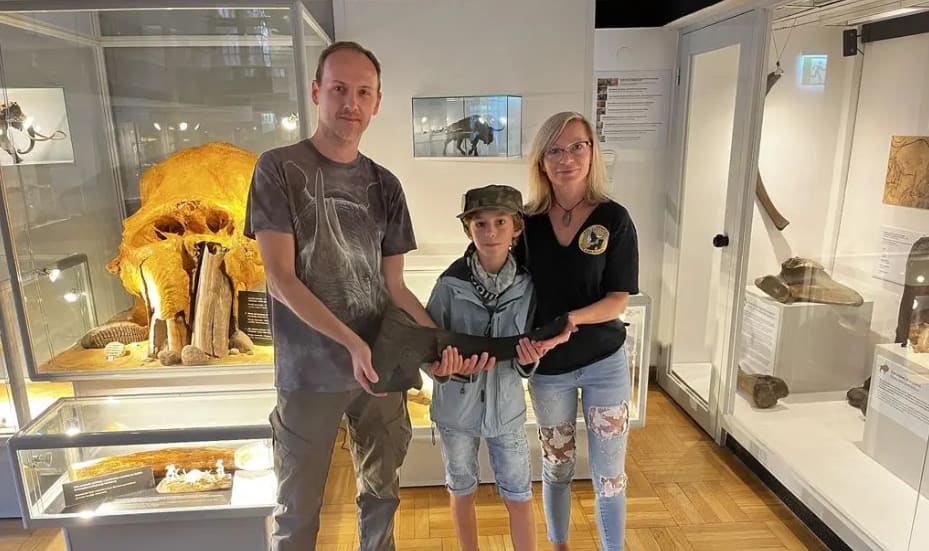 11-year-old boy uncovers 50,000-year-old skull on river walk