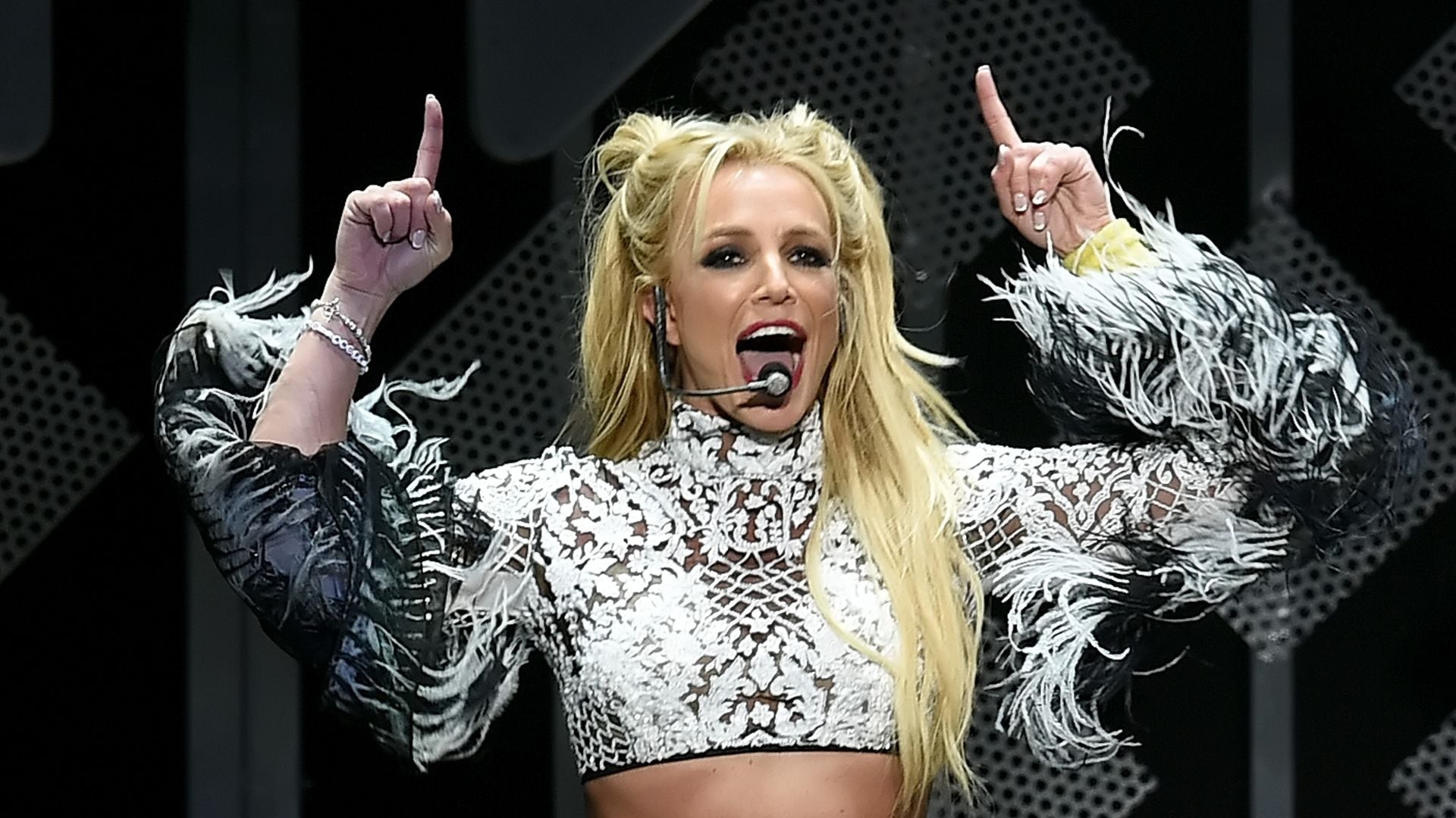 Britney Spears shows excitement as she dances to Justin Timberlake's ...