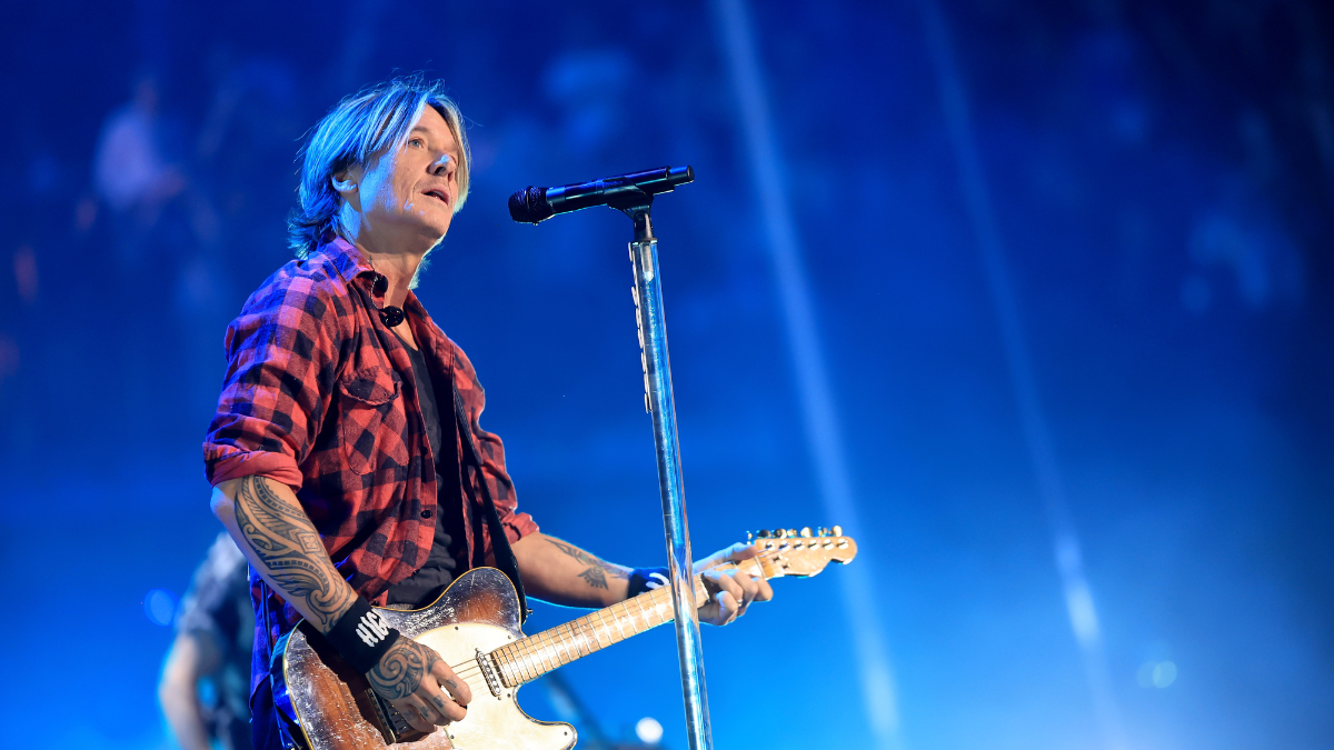 Keith Urban Gets Emotional On Stage During Show: 'It's The Craziest Thing'