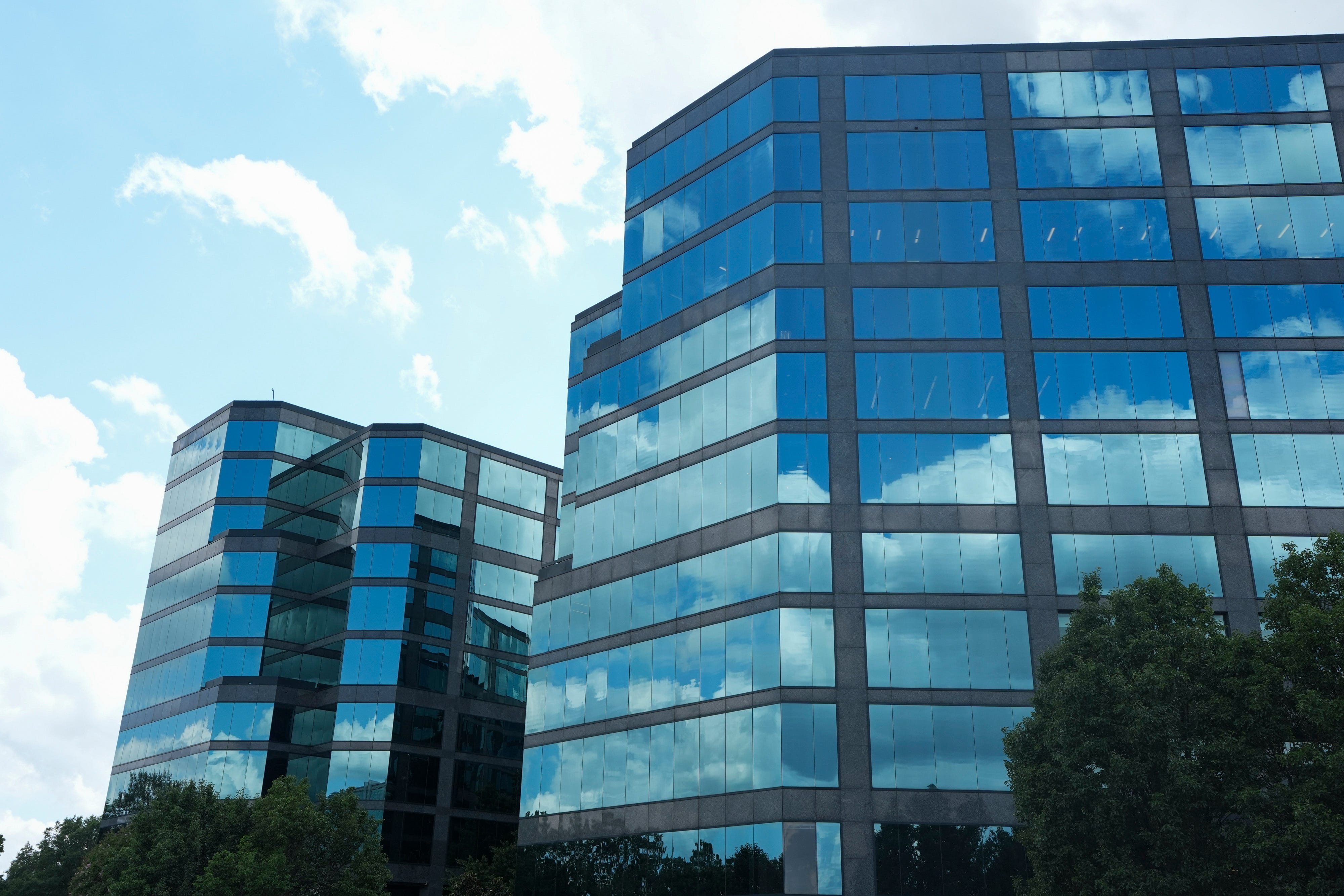 Prominent East Memphis office tower housing part of International Paper ...