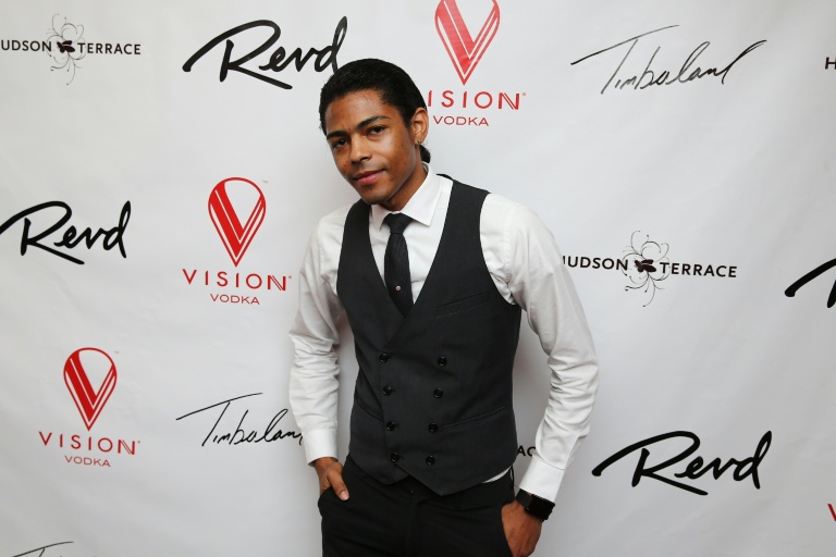 US singer signs on for Russia's answer to Eurovision