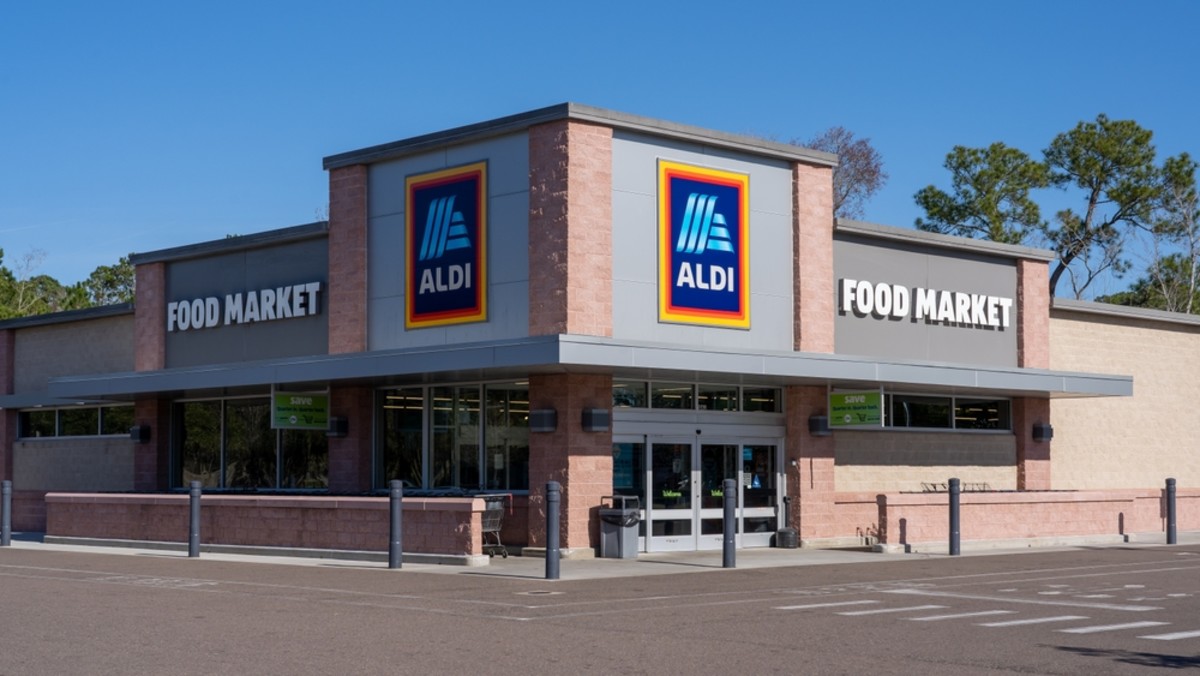Aldi Is Bringing New $10 Totes to Stores and They’re So Perfect for Fall