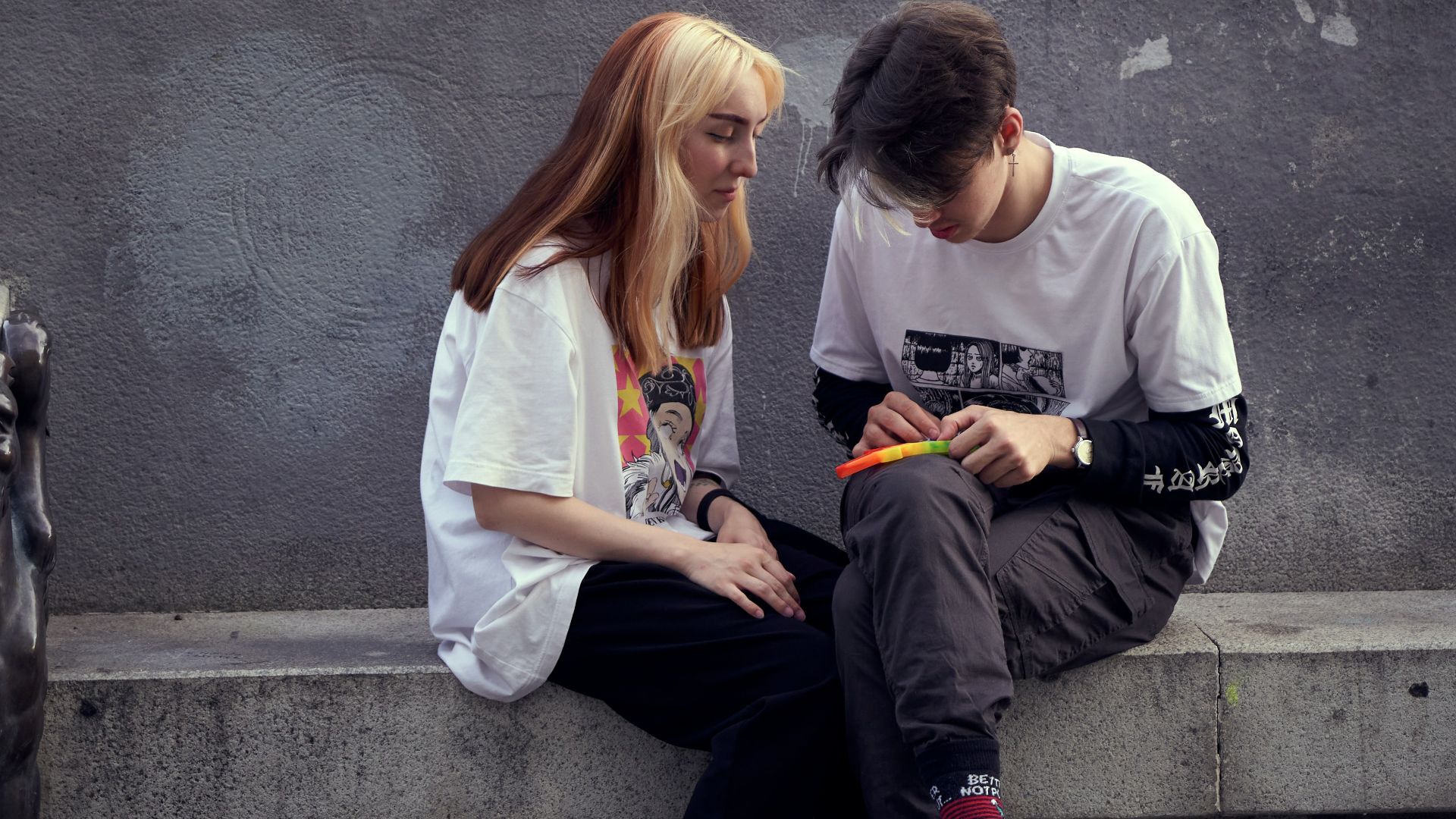 Friend-Zoned: 10 Signs Someone Has a Crush on You & 10 They're Just ...