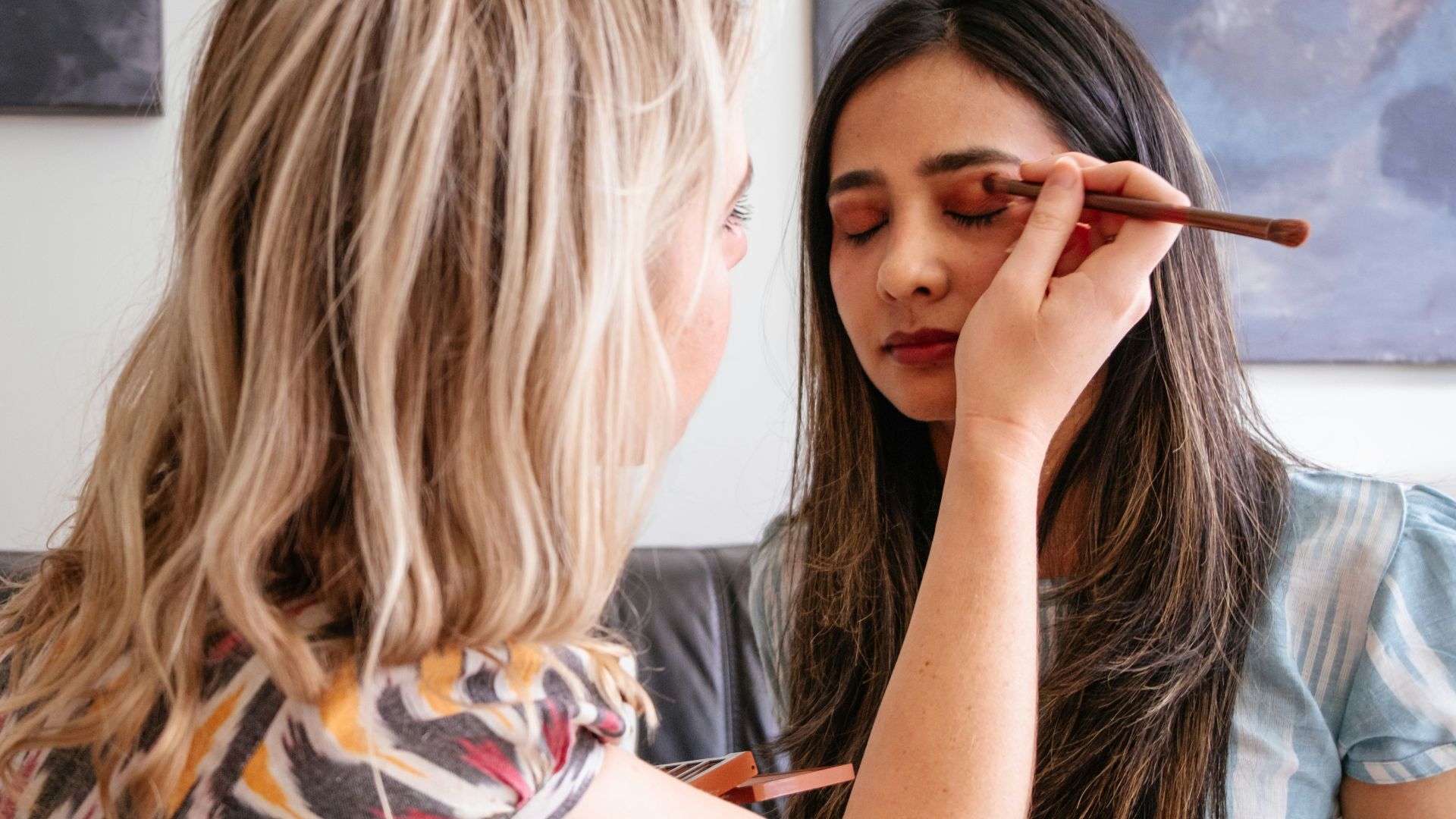 10 Makeup Items You Should Never Share & 10 Reasons It's a No-No