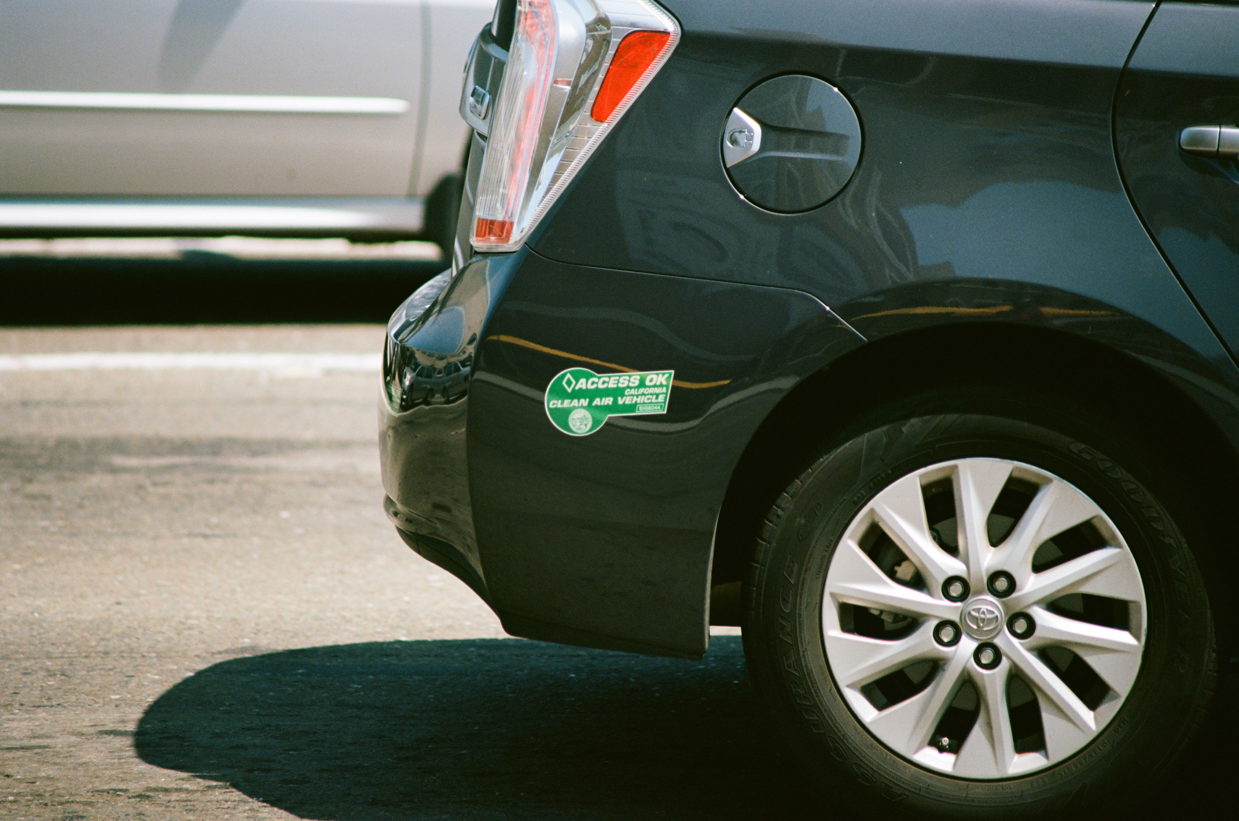 California's Clean Air Vehicle decal program ending in September