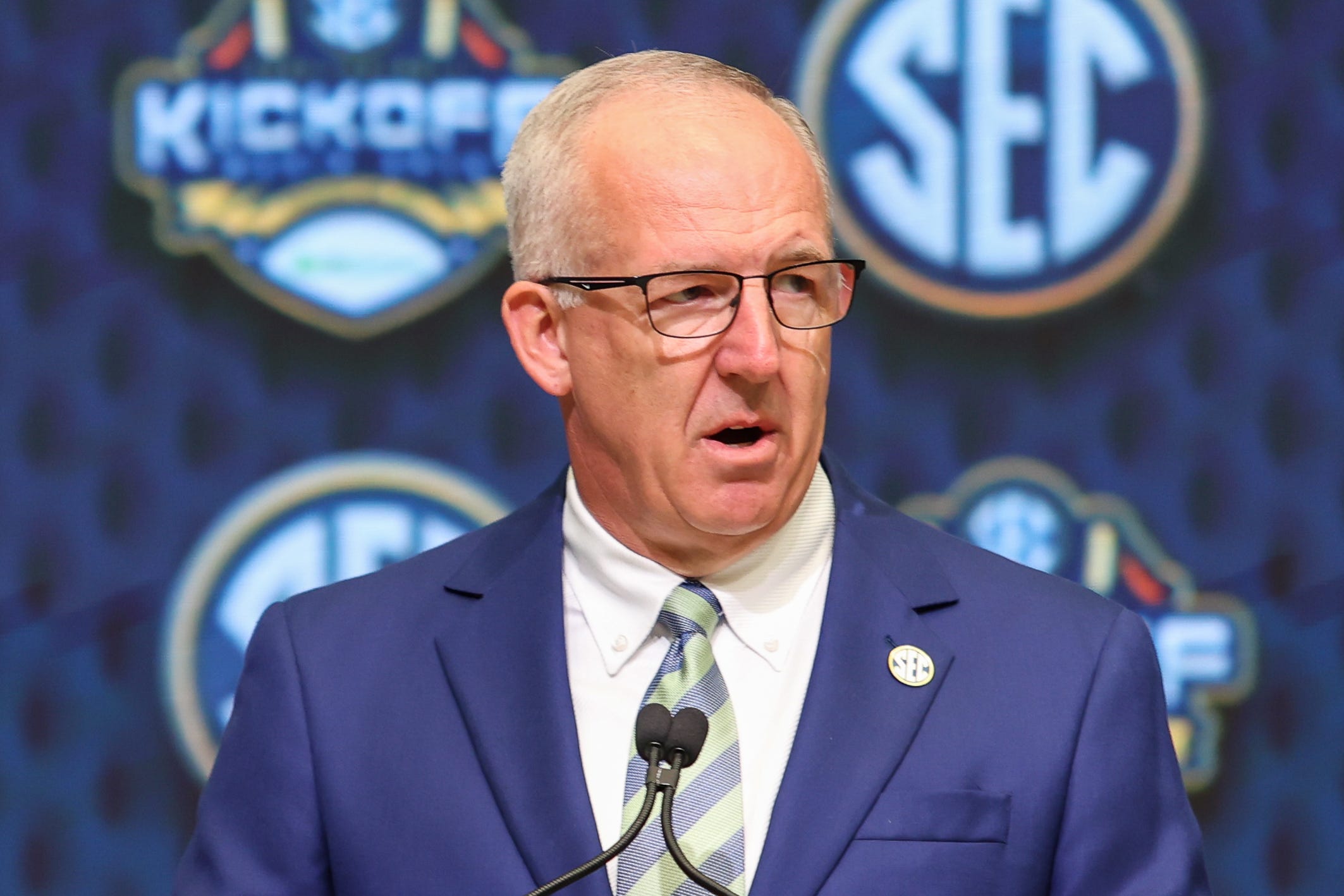 SEC football moving to 9-game conference schedule: Format, timeline, more