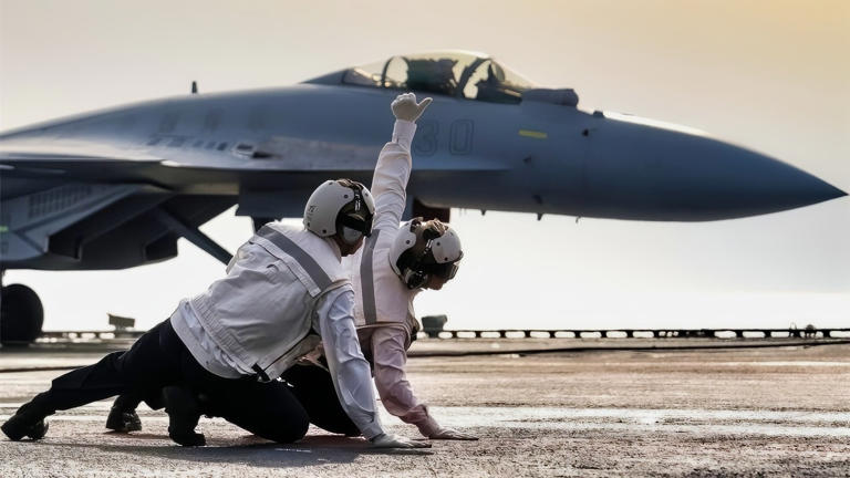 China is building aircraft carriers bigger than the USS Ford — but they ...