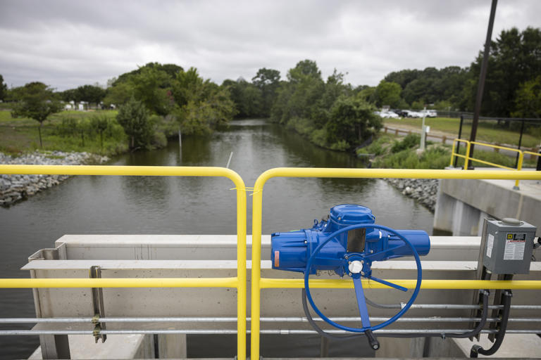 Virginia Beach tests new Windsor Woods tide gates during Hurricane Erin