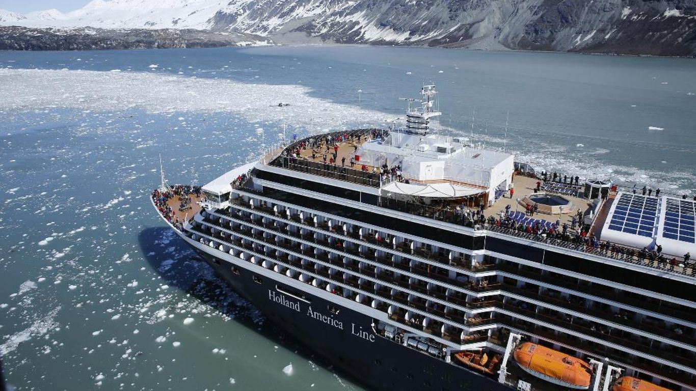 Holland America Line Unveils New Book Early & Save Promotion