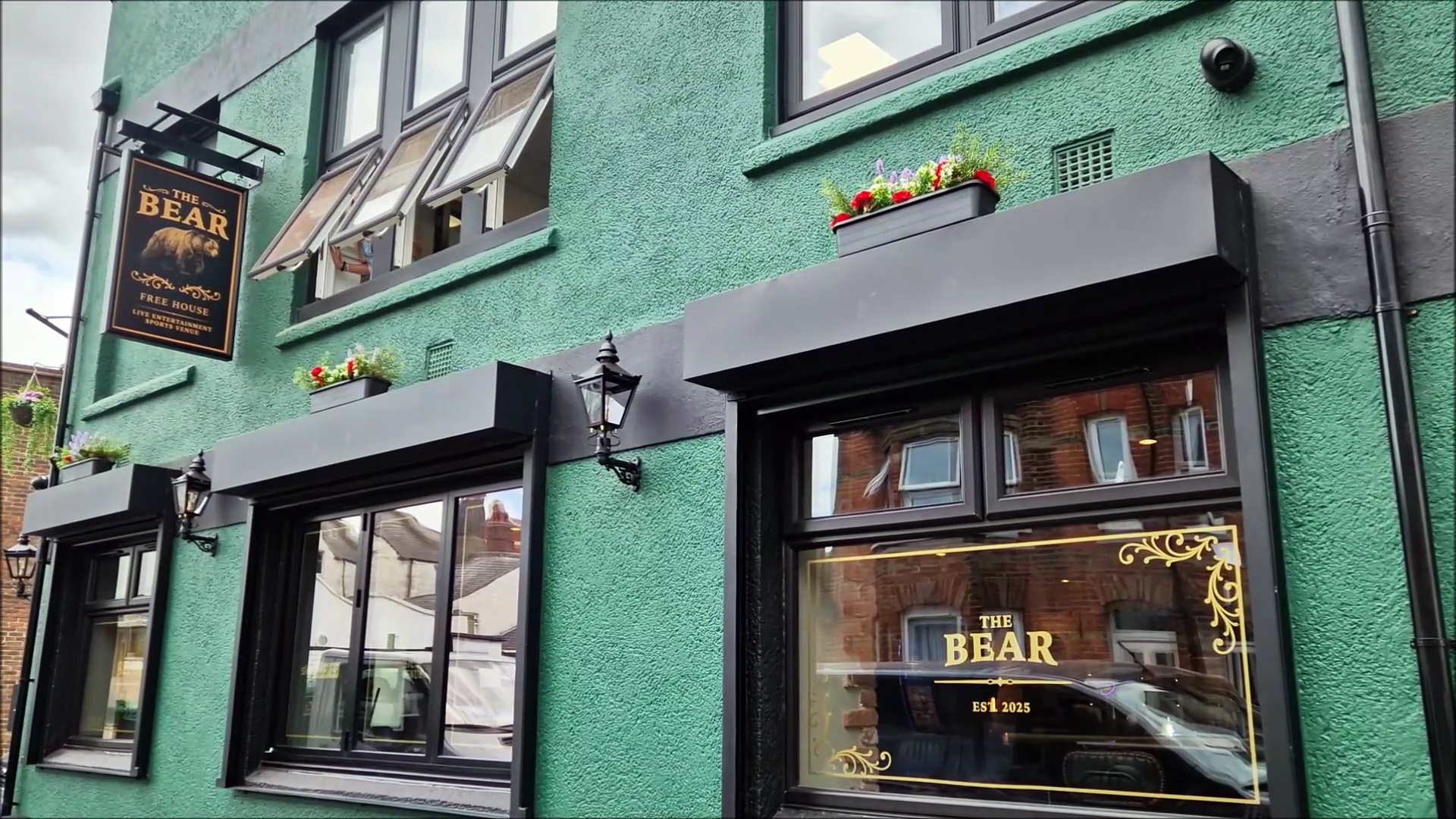 Littlehampton's newest pub is opening with the offer of a free glass of ...