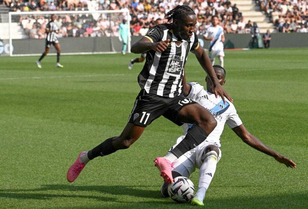 Un nouveau talent du centre de formation signe son premier contrat au SCO