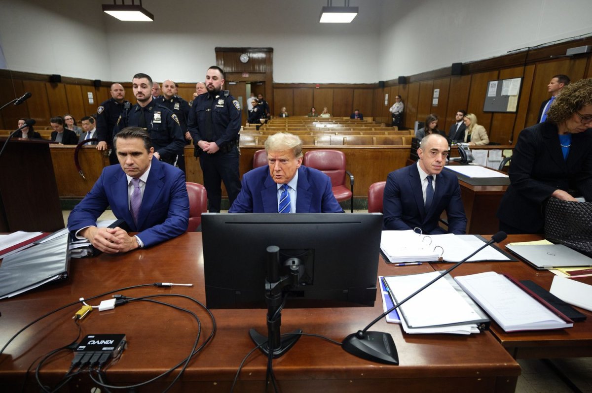 Appeals court throws out $500M judgment against Trump