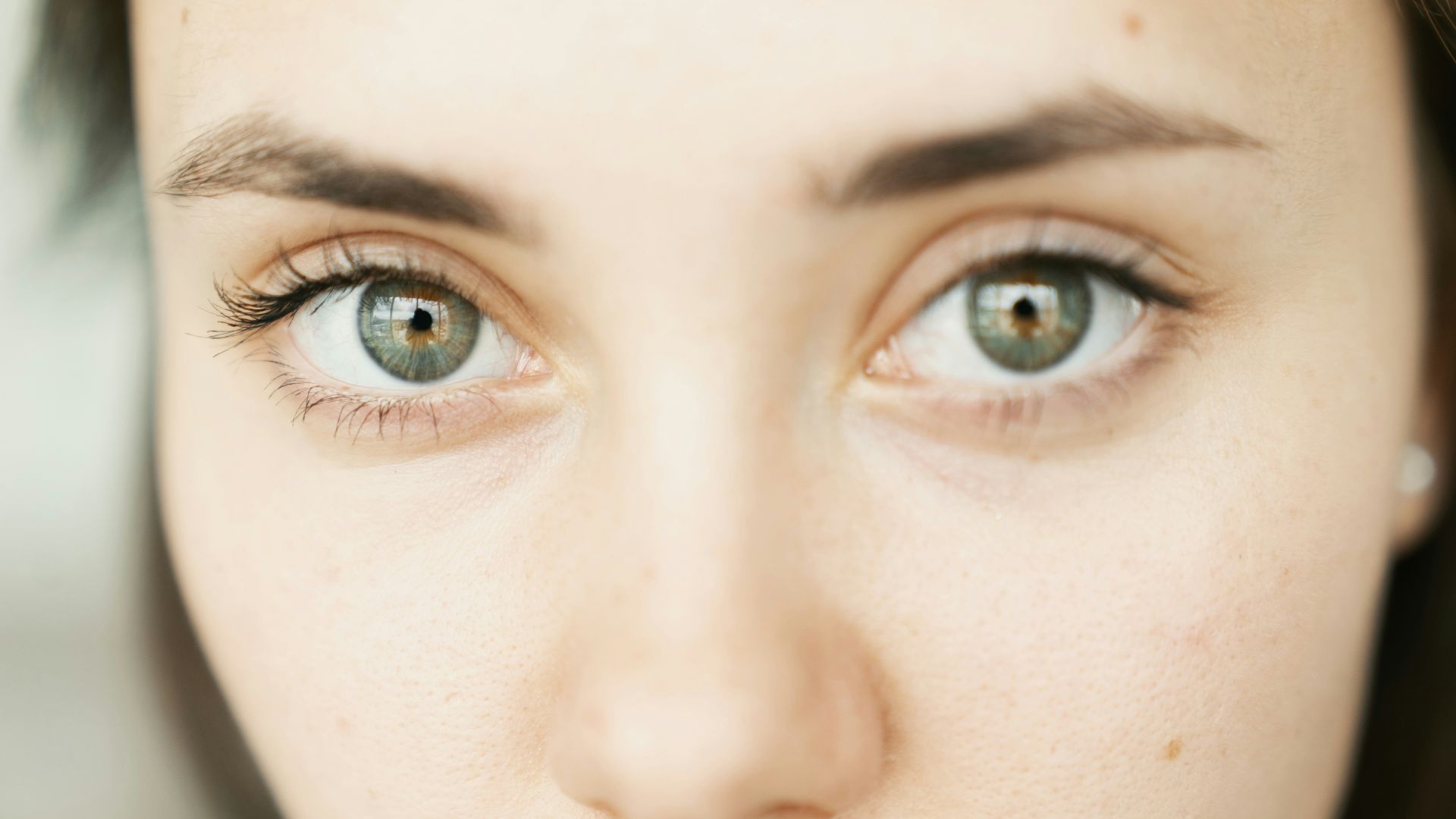 Friend-Zoned: 10 Signs Someone Has a Crush on You & 10 They're Just ...