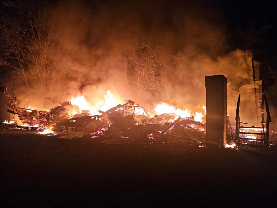 Fire collapses Mercer County garage overnight Thursday