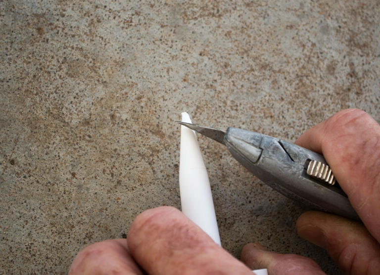 The Dos and Don’ts of Caulking Windows